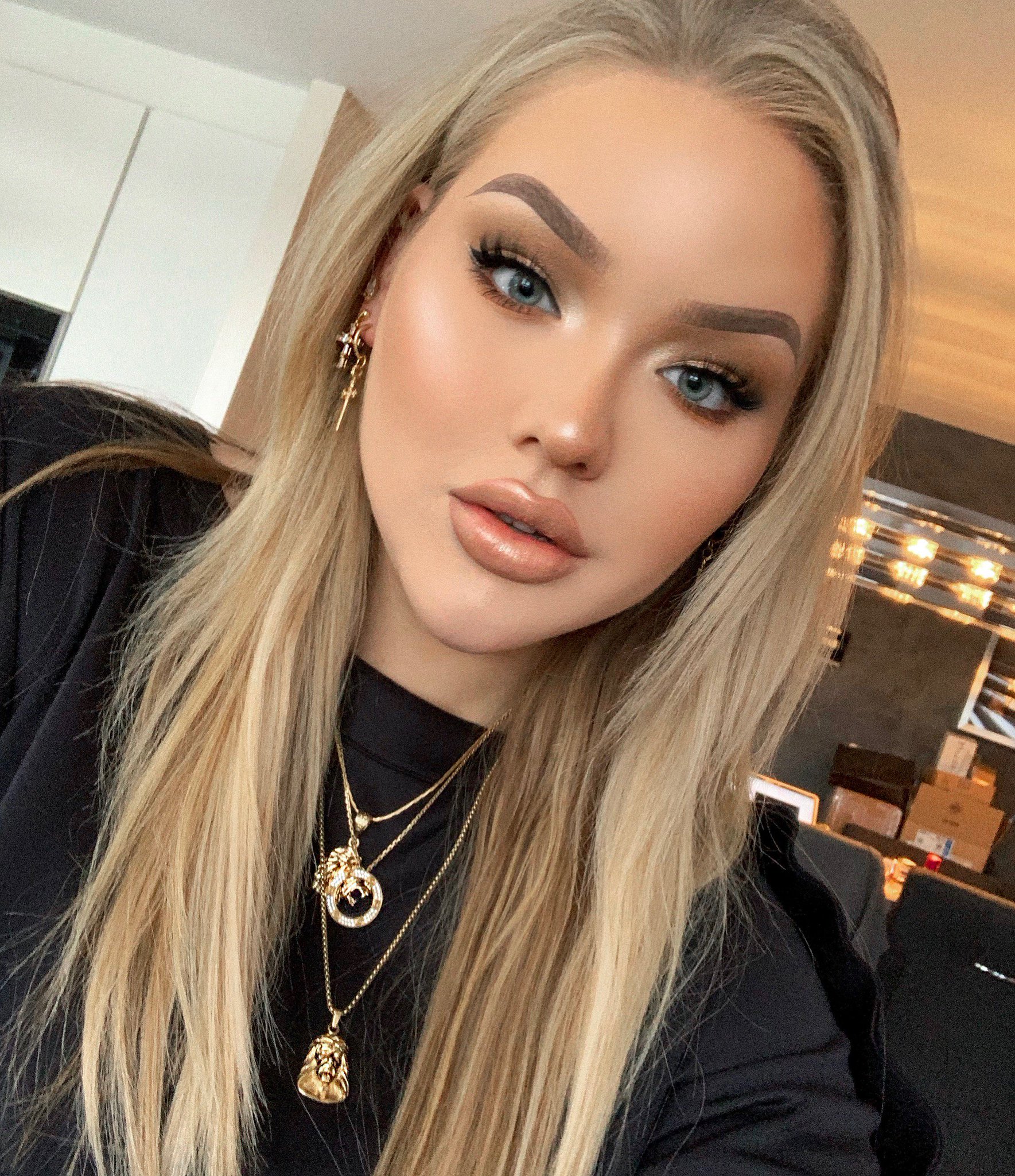NikkieTutorials on Twitter: "shout out to all the PR boxes in the back. they have become a ...