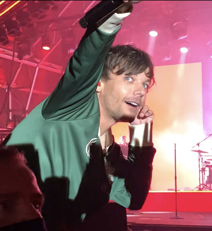 Louis Tomlinson Smiling