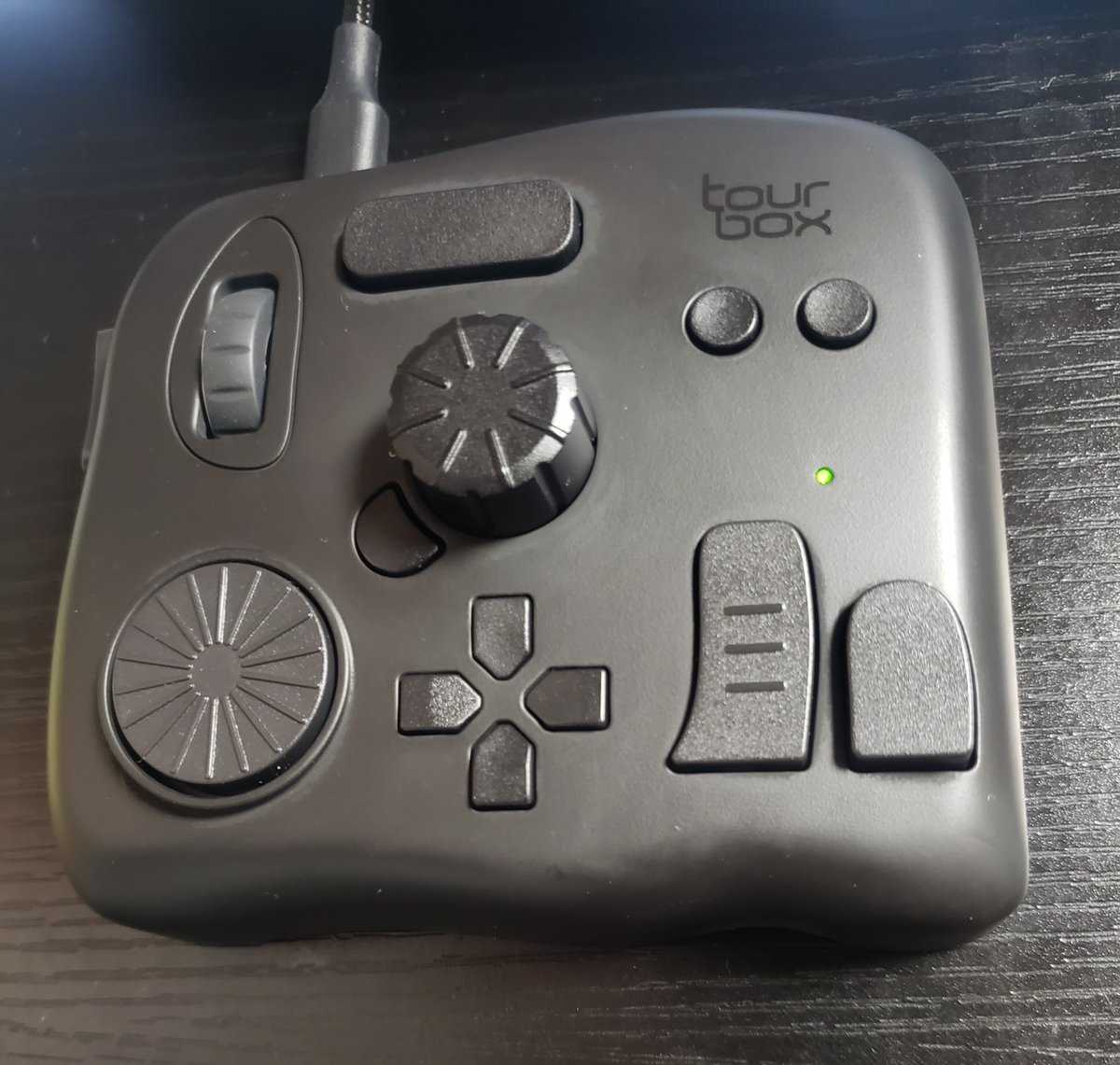 「最近のイラストはこのtour box neoという左手デバイスを使って描いてます」|玲汰のイラスト