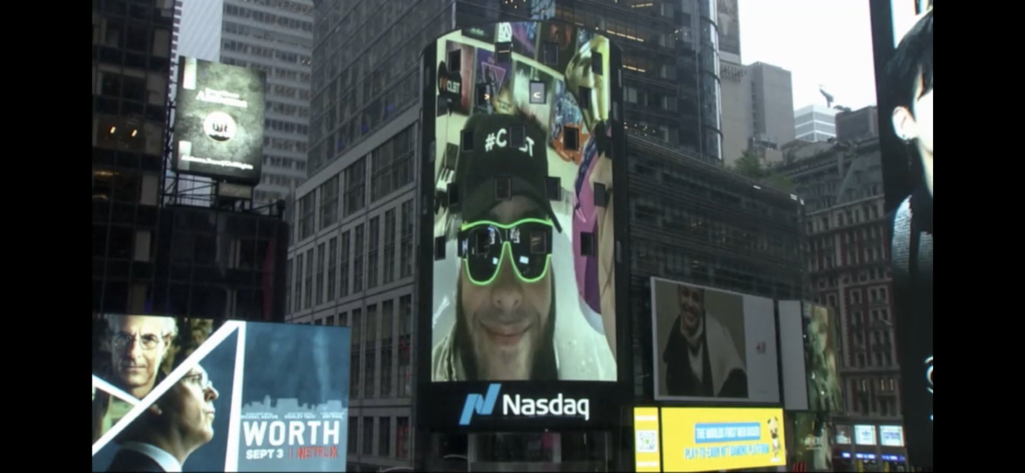 Neon Arcadia on Twitter: "So this happened in #TimeSquare today! @TheNeonArcadia artwork getting ...