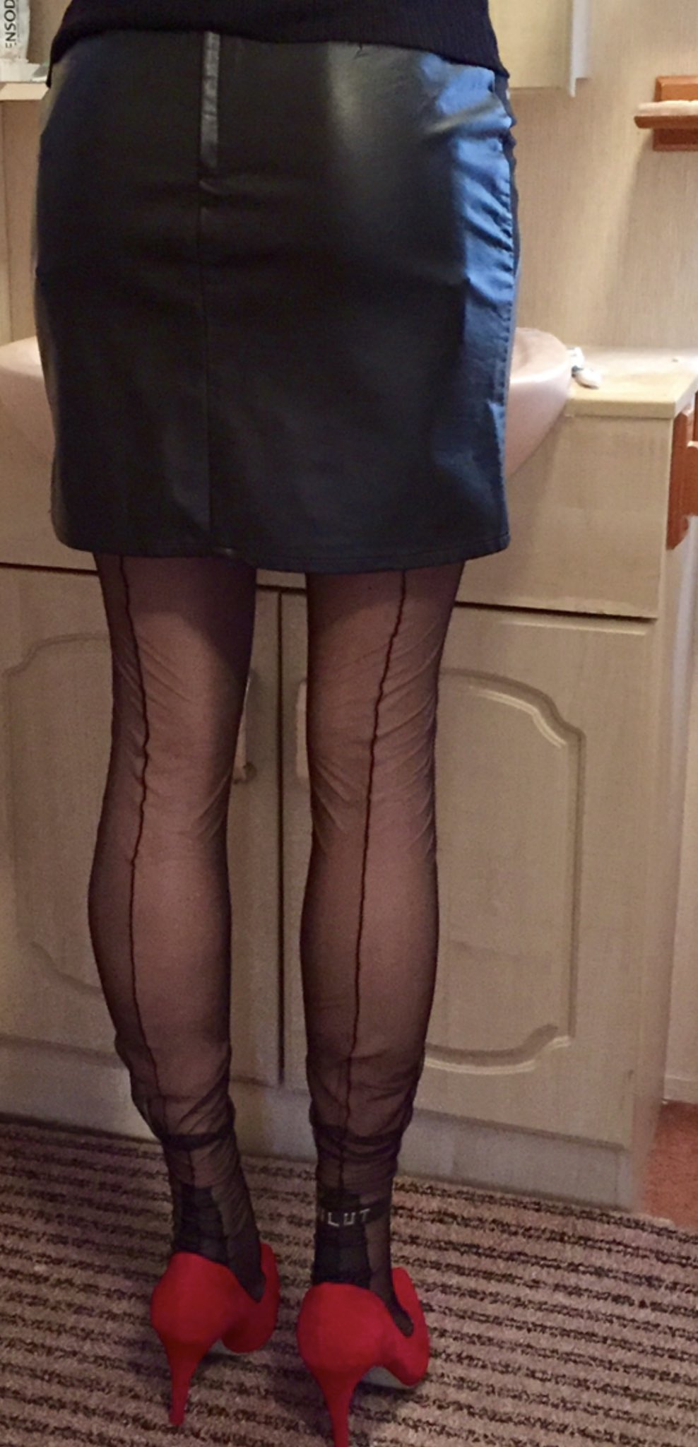 Suspender Bumps On Twitter Rt Susbenderbumps Mudvixen Same Toilet