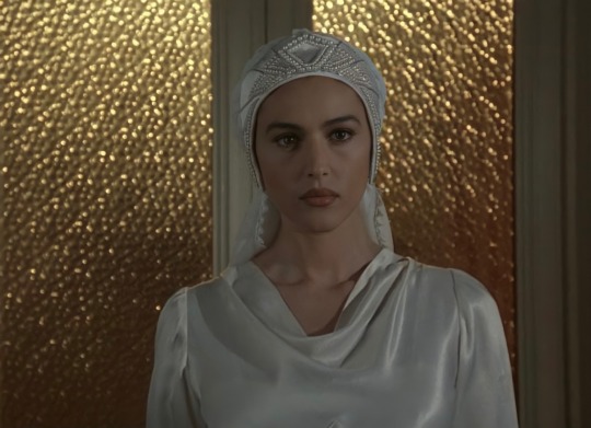 cinesthetic. on Twitter: "Monica Bellucci in La Riffa, 1991"