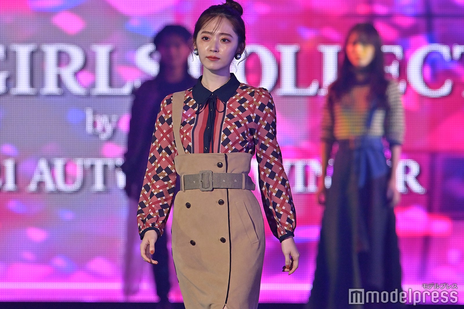 鈴木愛理ONLINE 💗💚🤍 on Twitter: "Modelpress shared pics of Airi on the runway https://t.co/PM5teJ9vHc ...