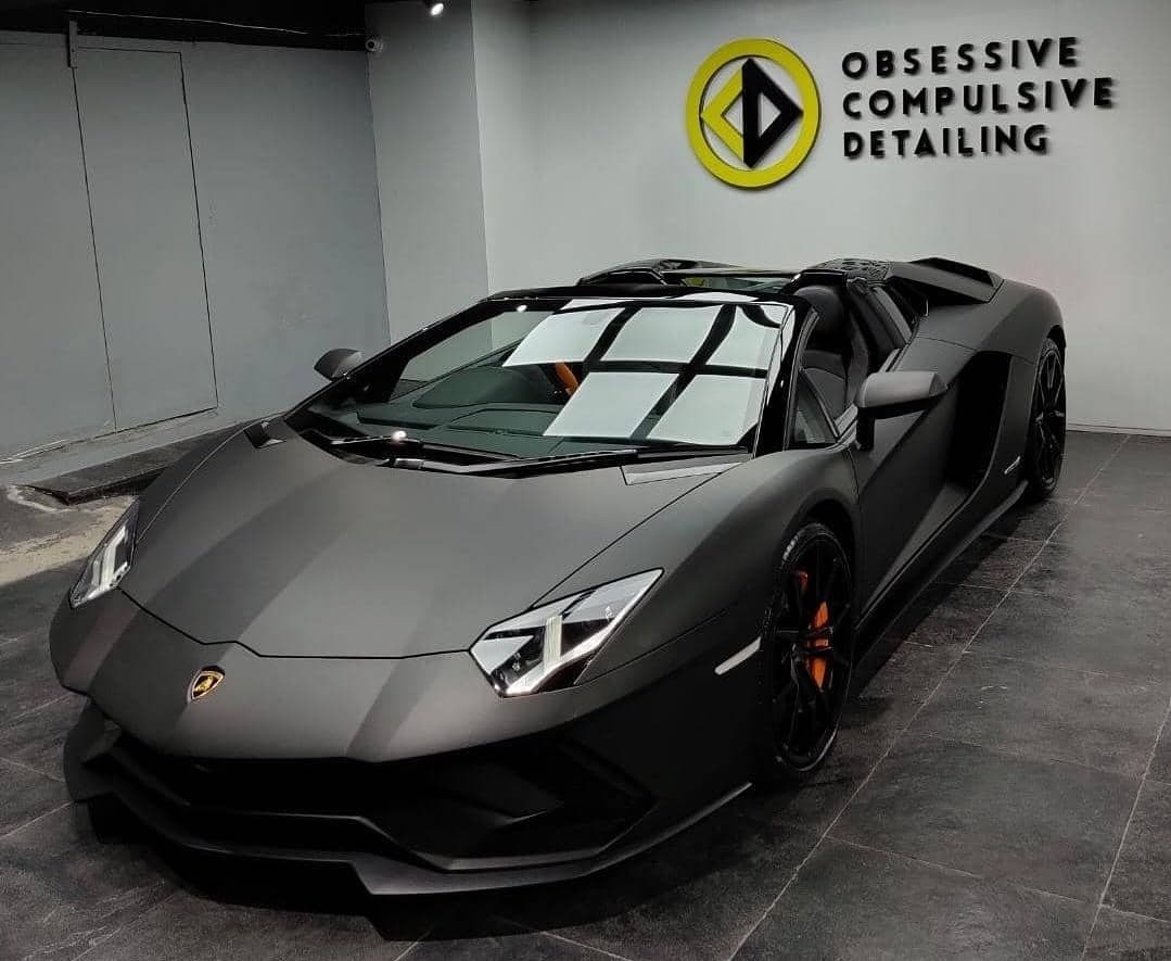 Lamborghini Aventador Roadster Matte Black