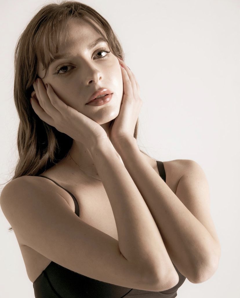 Cassandra Dimitrescu Face Model My Xxx Hot Girl