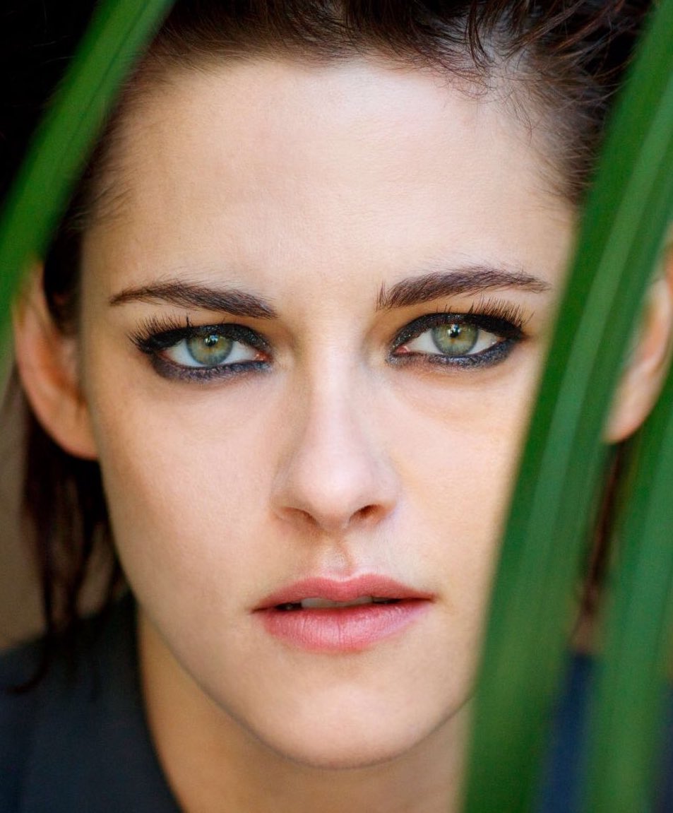 Kristen Stewart Green Eyes