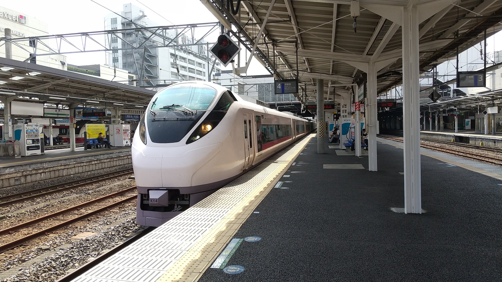 Kazuya on Twitter: "5/9(日)水戸駅にて ①61M 13:45水戸駅発ときわ61号勝田行E657系K14編成10両 ※東北DCラッピング車両 ②76M 13:53水戸駅発 ...