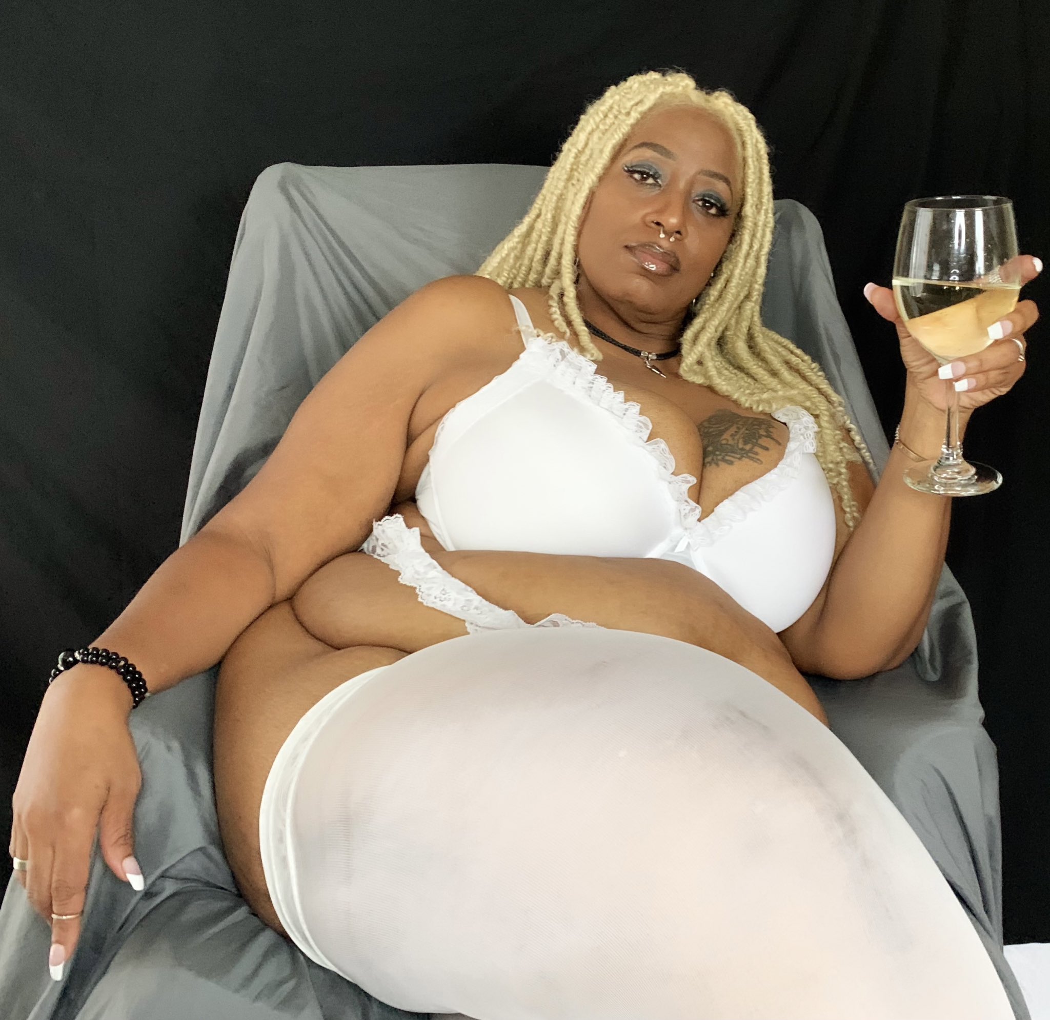 Ladii_Huntress on Twitter: "Happy Mother’s Day Ladies!!💗💗💗 https://t.co/lzDhR8OdTb" / Twitter