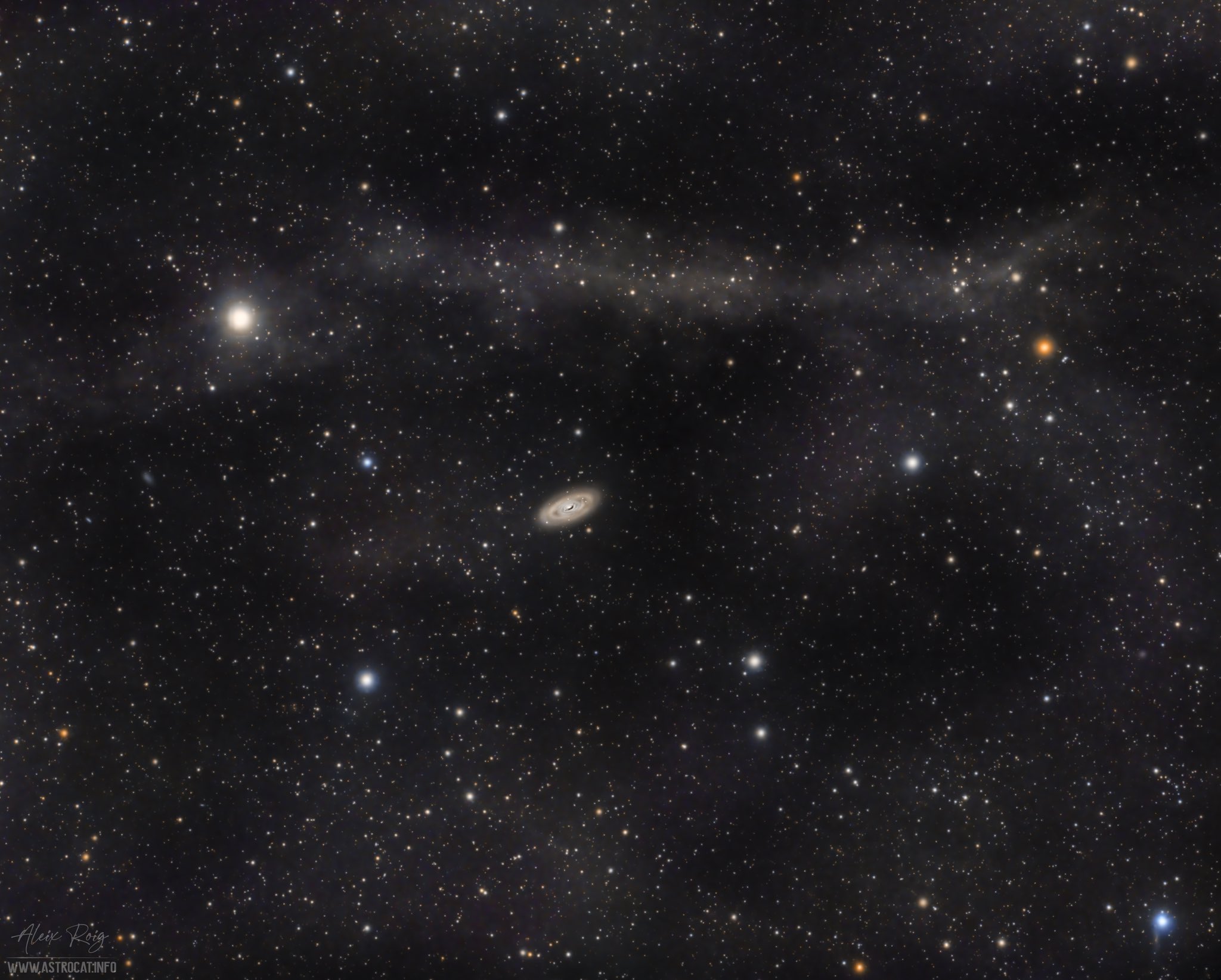 Aleix Roig on Twitter: "This wide field image of the M64 galaxy shows the faint galactic cirri ...