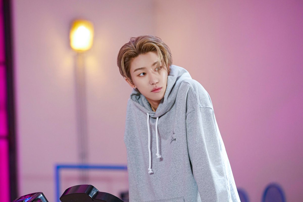 SEVENTEEN Fancafe & Weverse on Twitter: "#THE8 (Side By Side) MV Behind Sketch #디에잇 #SEVENTEEN ...