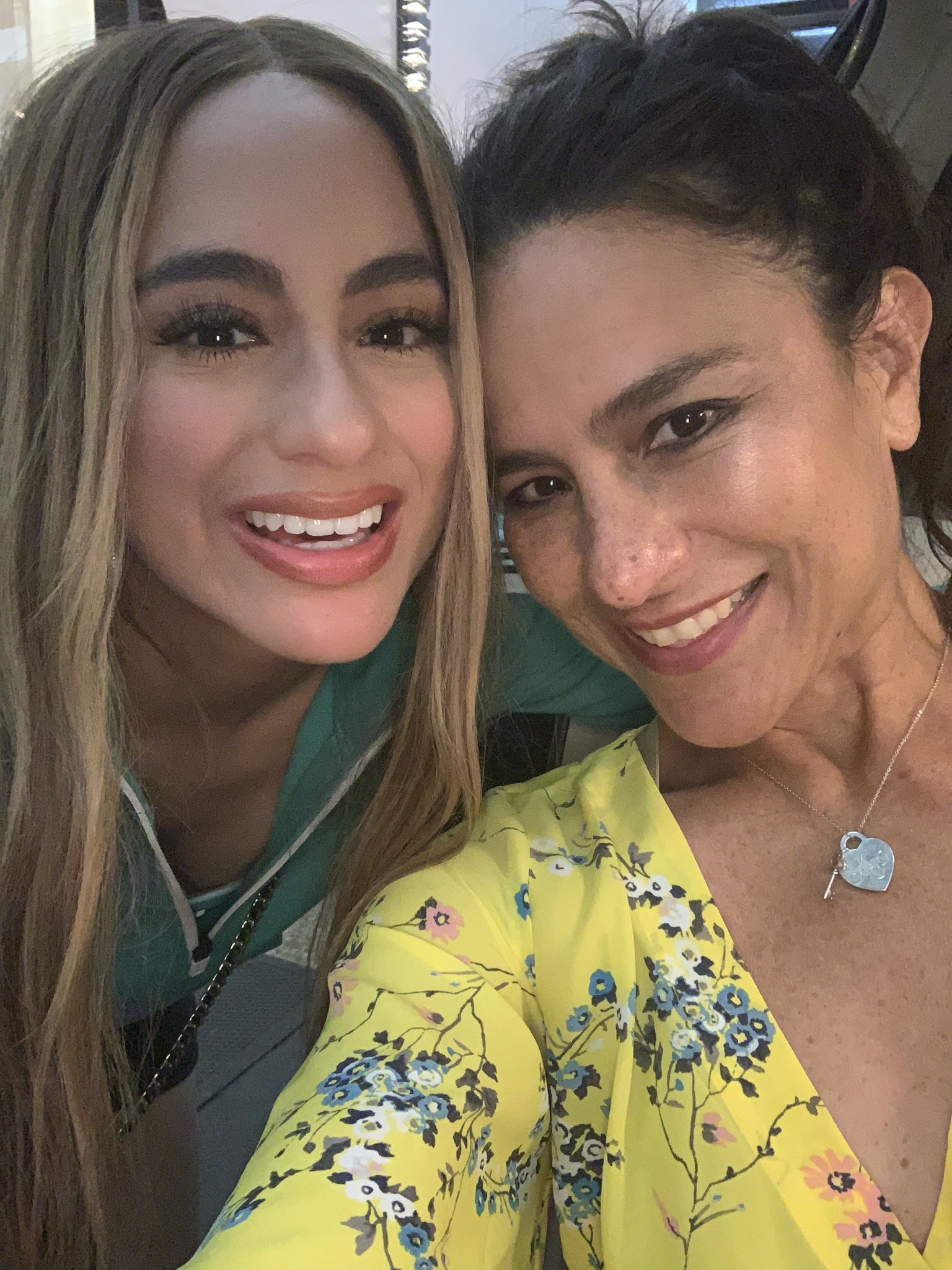 Tw Pornstars Ally Brooke Twitter My Mom Is My Everything My