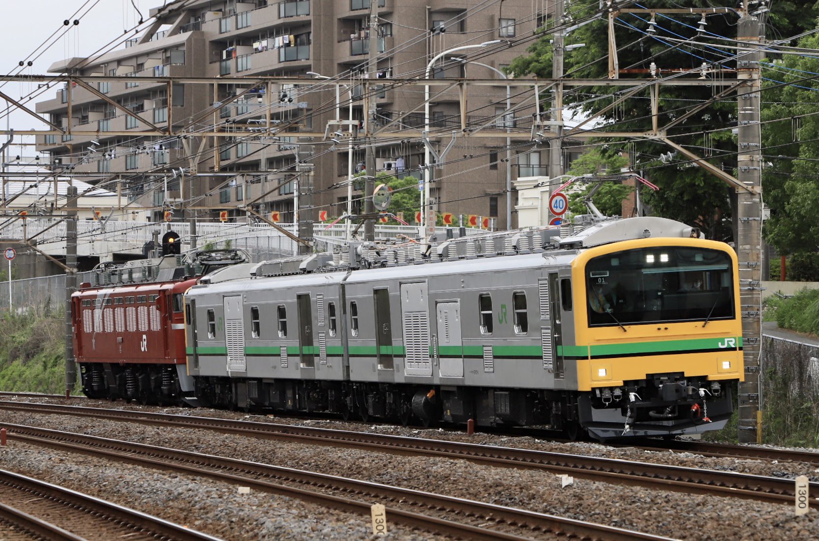 【電車が機関車を牽く時代】E493系試運転 EF81-98無動力を牽引 | Japan-Railway.com