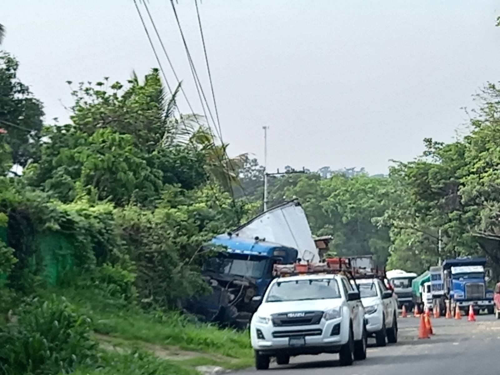 La Prensa Gráfica On Twitter Tráficosv Se Reporta Accidente De