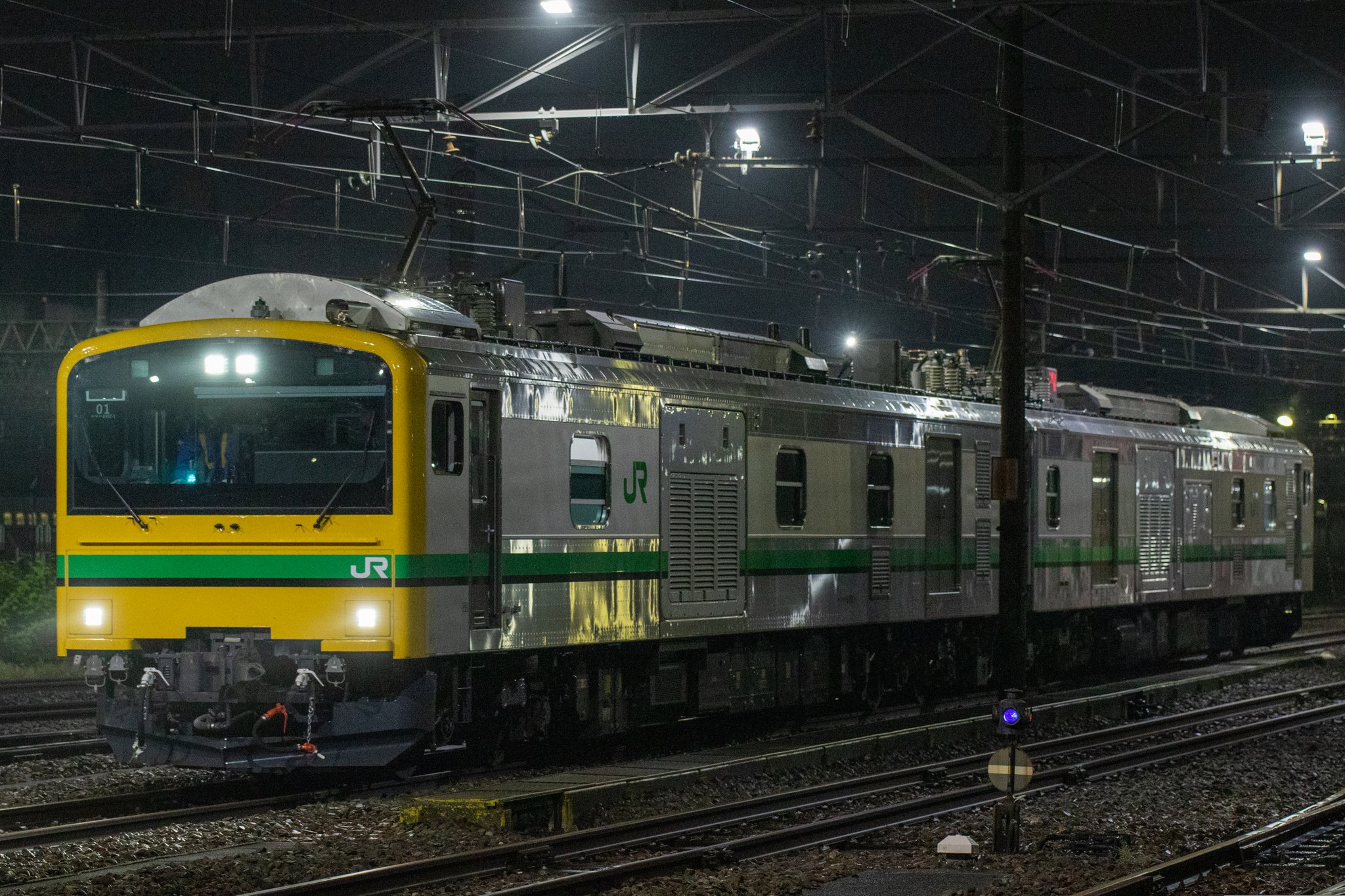 あおとく on Twitter: "2021/5/18,20 E493系尾久車オク01編成+EF64 1052[高](無動力) EF64 37[高](無動力)+E493系尾久車オク01編成 ...