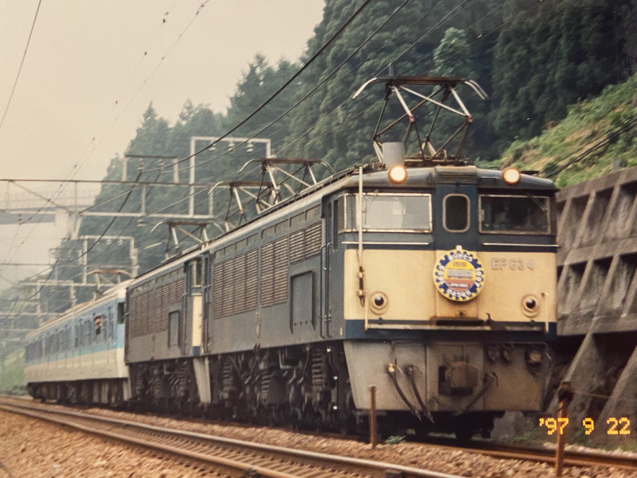 MI-CHAEL on Twitter: "【過去の画像】 97.09.22 軽井沢駅 EF63-24+EF63-25 と 峠の釜めし重連 横軽の風景…