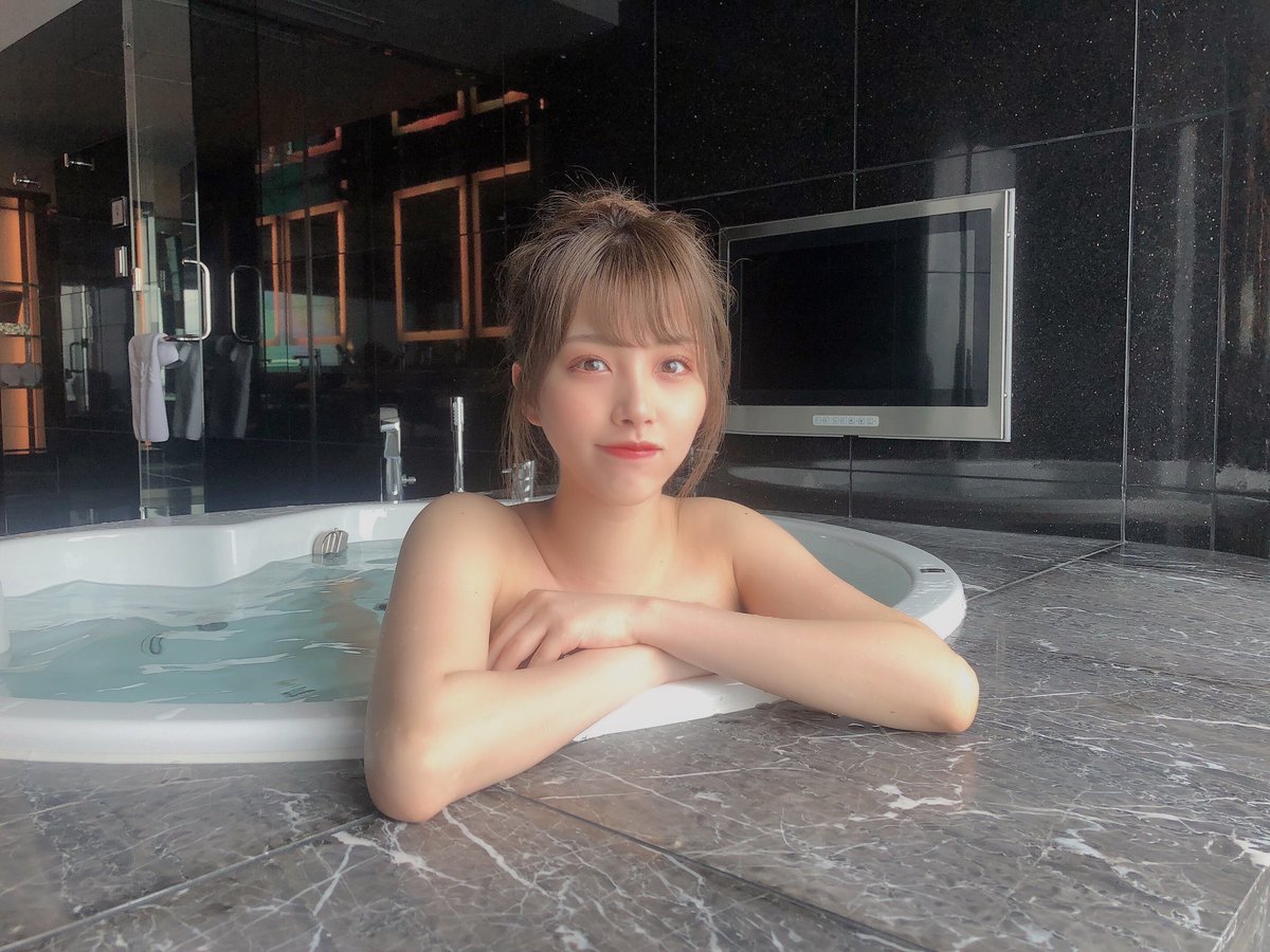 Twoucan - くるす蘭🐰🥀 (@_ran_kurusu_)