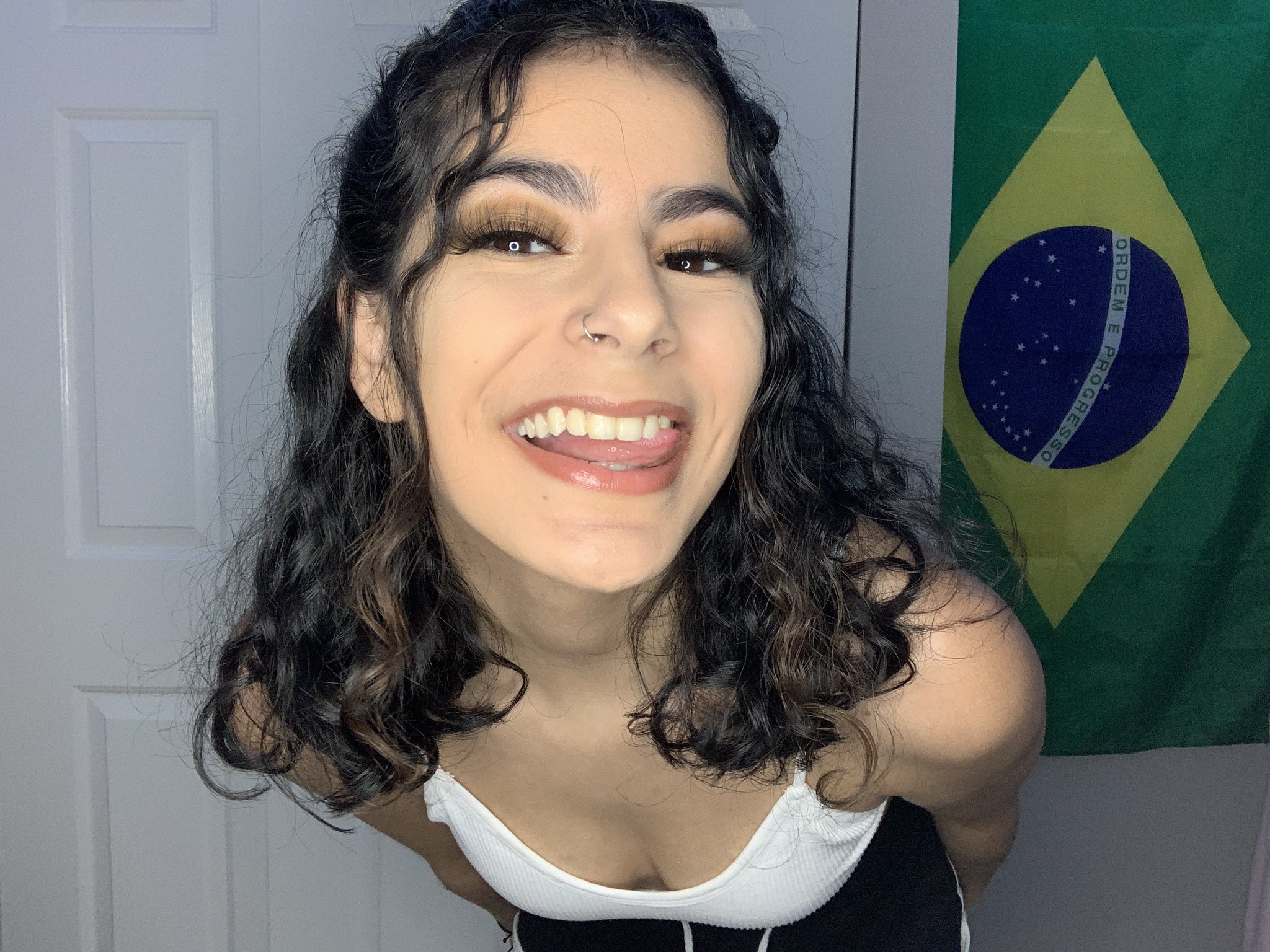 Angel Gostosa On Twitter Oops I Think My Shirt Fell Down Hope You Don
