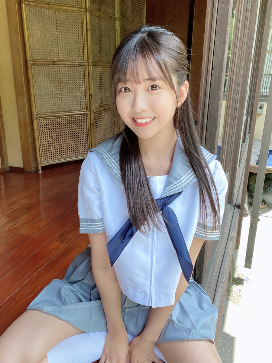 XMM forgot today is school holiday and still wear school uniform | Page ...