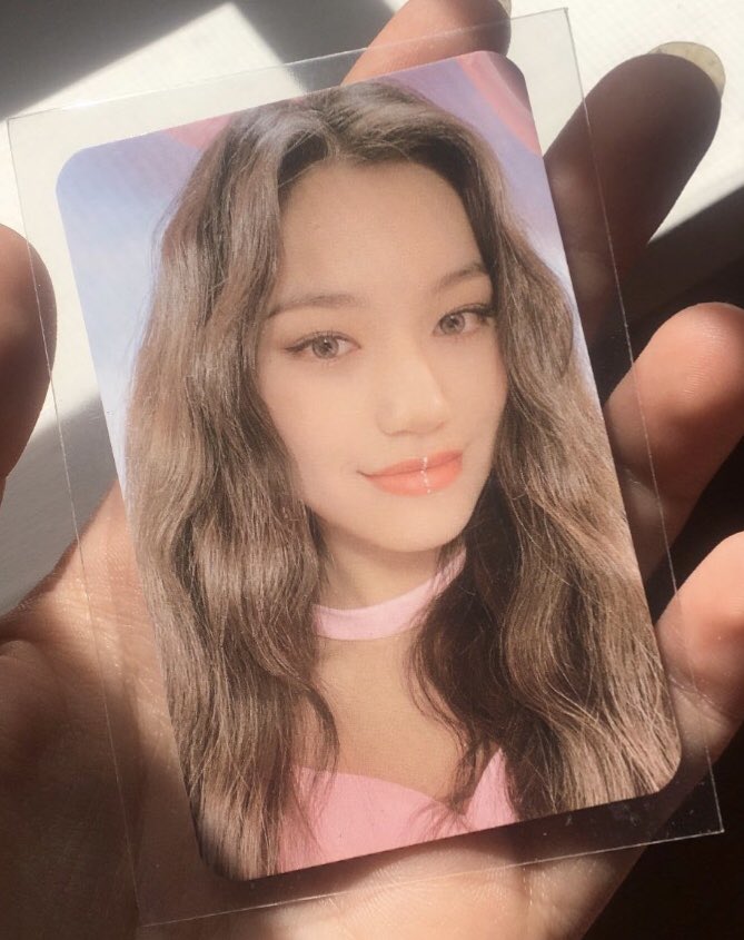 𝐜𝐥𝐨𝐮𝐝𝐲 ༉ on Twitter: "♡ can’t believe I finally have this Doyeon photocard in my hands ♡ https ...