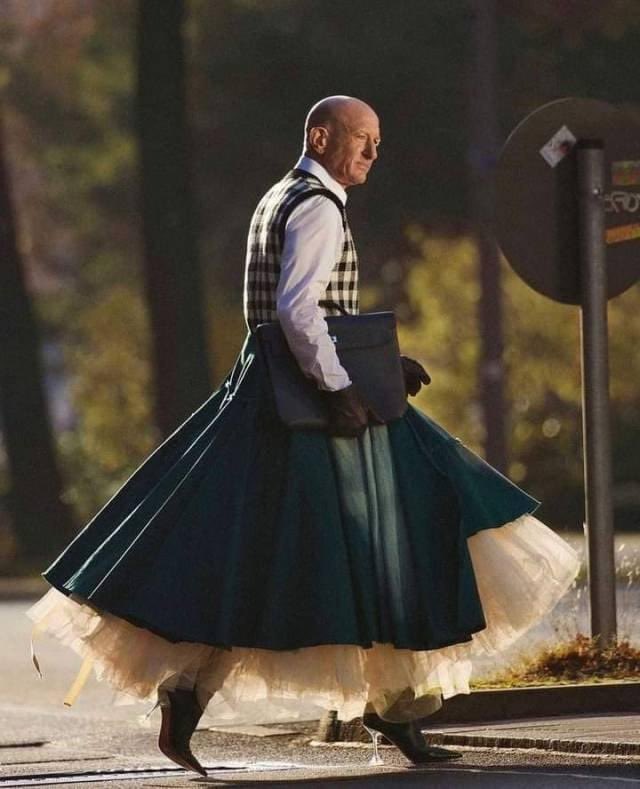 Estelle Sinclair 🖤 on Twitter: "SO hot…