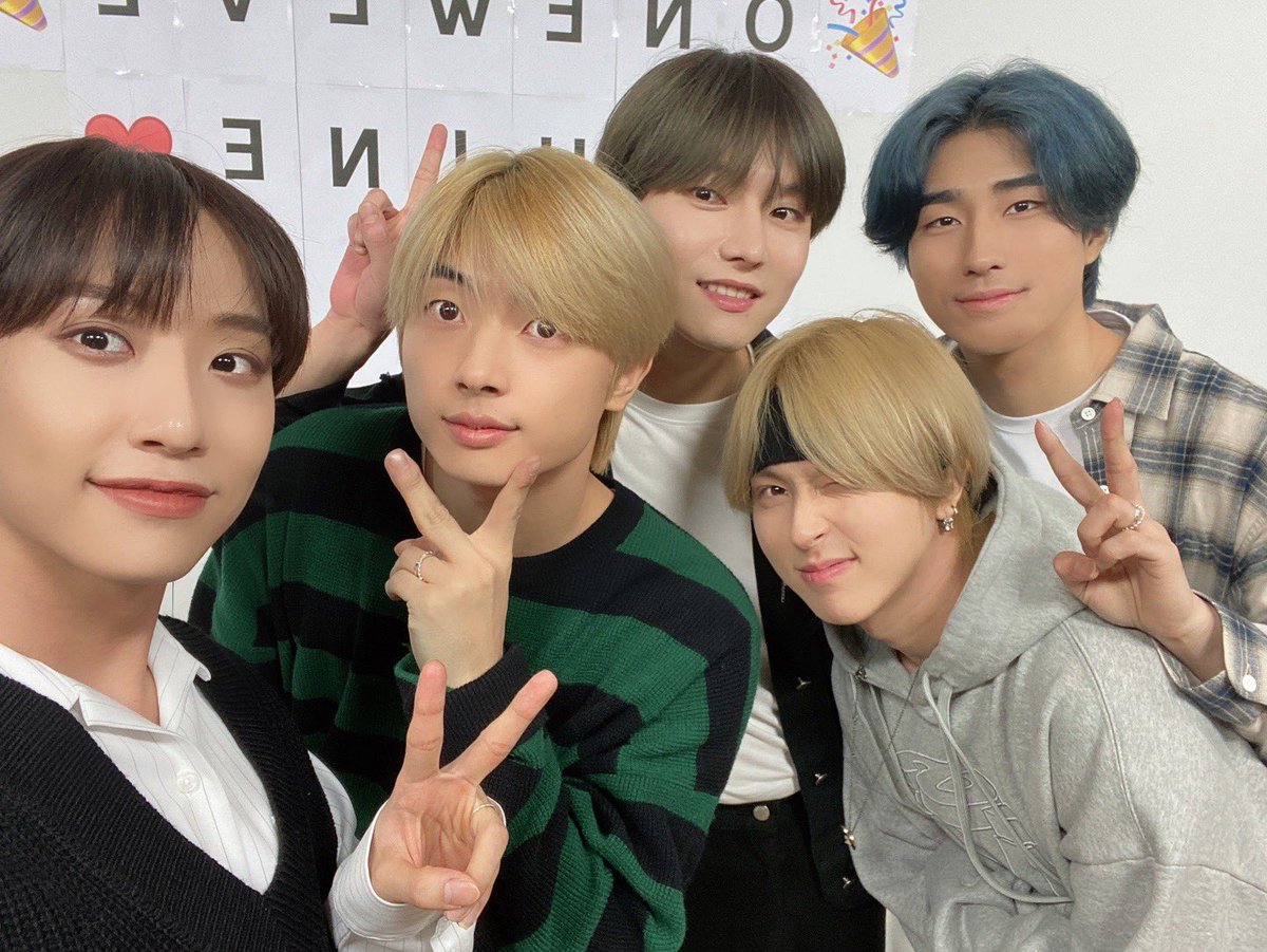 Onewe Twitter Update - #2YearsWithONEWE #ONEWEVE_Shine_2gether (210513 ...