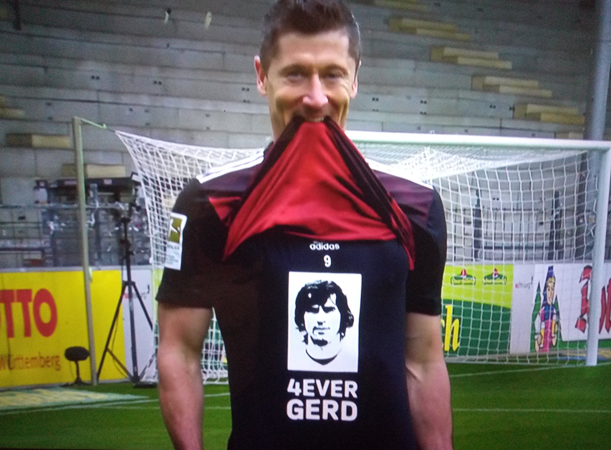 Bayern & Germany on Twitter: "4ever Gerd https://t.co/zYVaAhdXDd" / Twitter