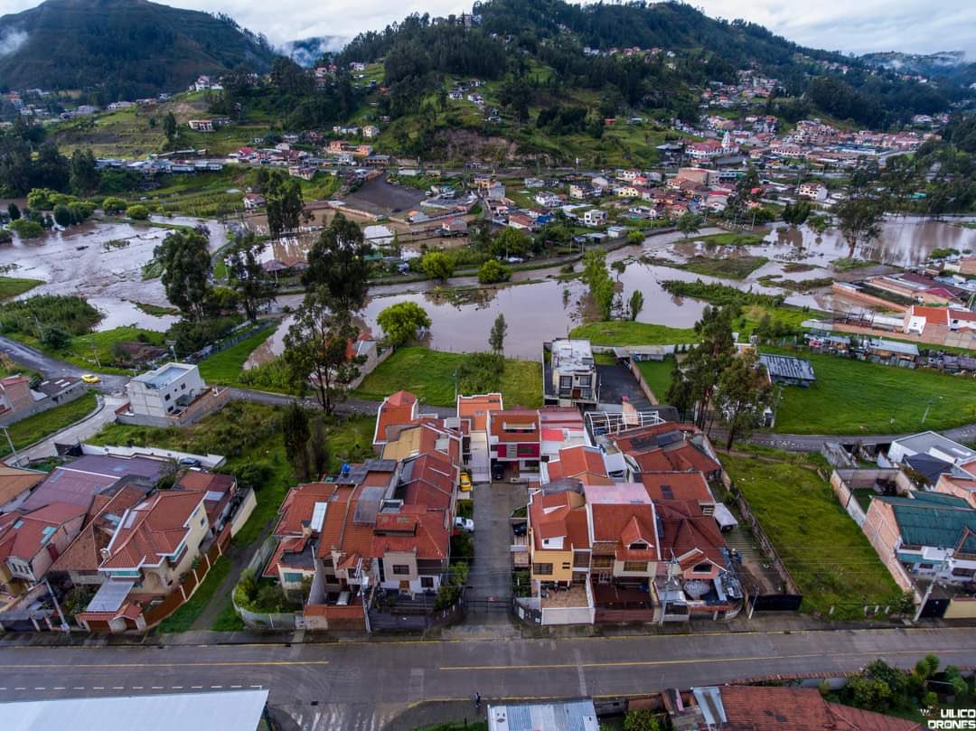 ATENCIÓN | Imágenes panorámicas del desborde del Río Tarqui, en Cuenca ...