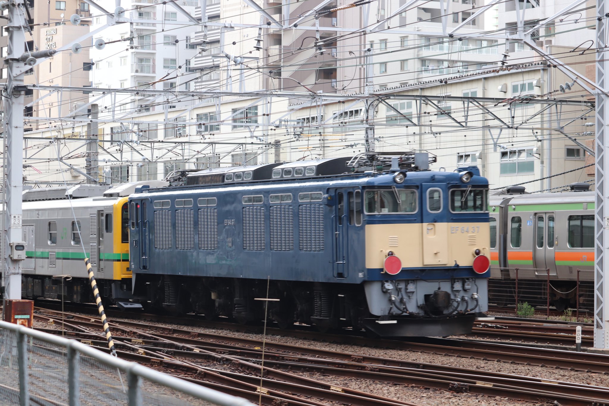 スーパービューことりこ on Twitter: "E493+EF64 37(高)試運転 八王子にて 時代を感じさせる撮影でした。…