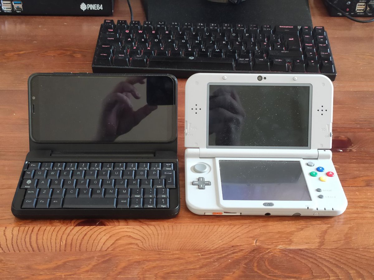 PinePhone + keyboard alongside 3DS XL (size comparison) : PINE64official