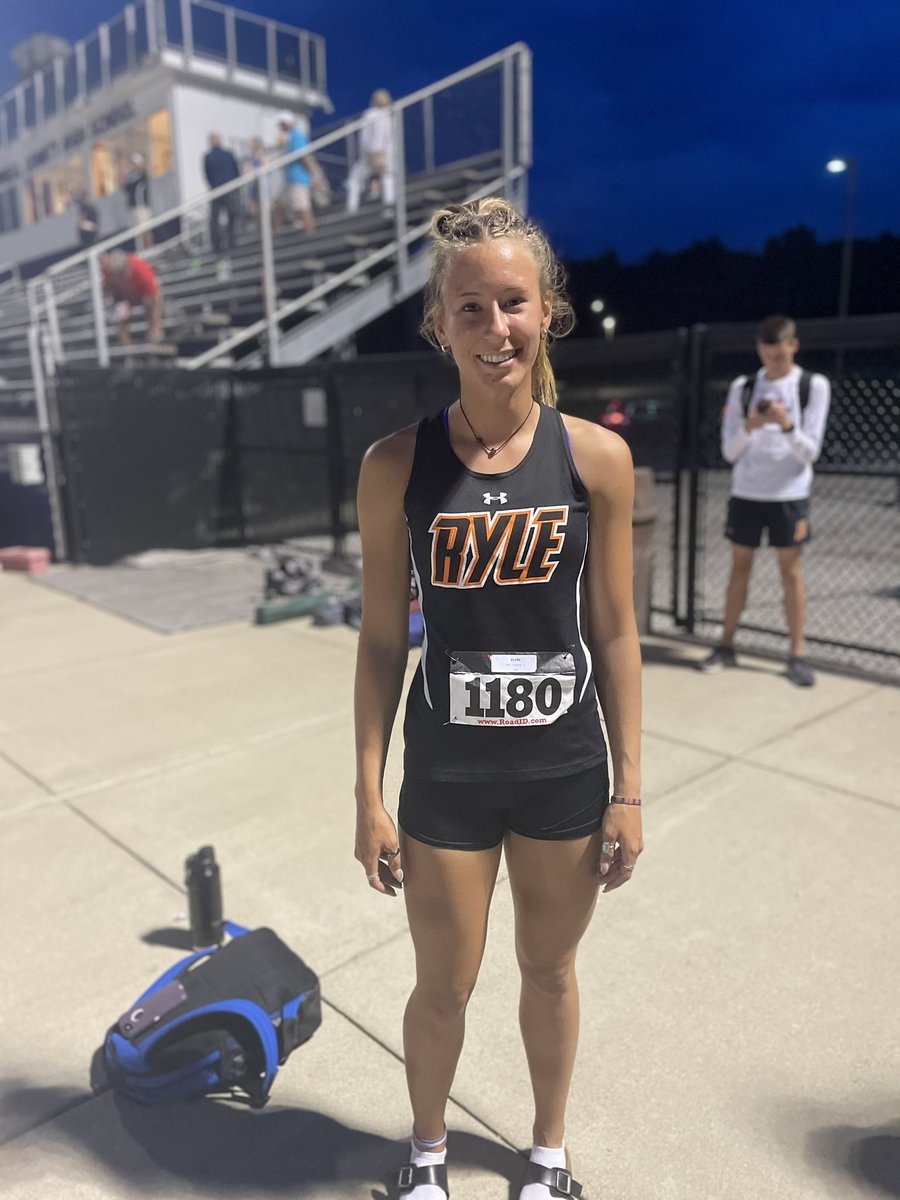 Madison Rabe breaks her own school record in the 300mH (46.99)