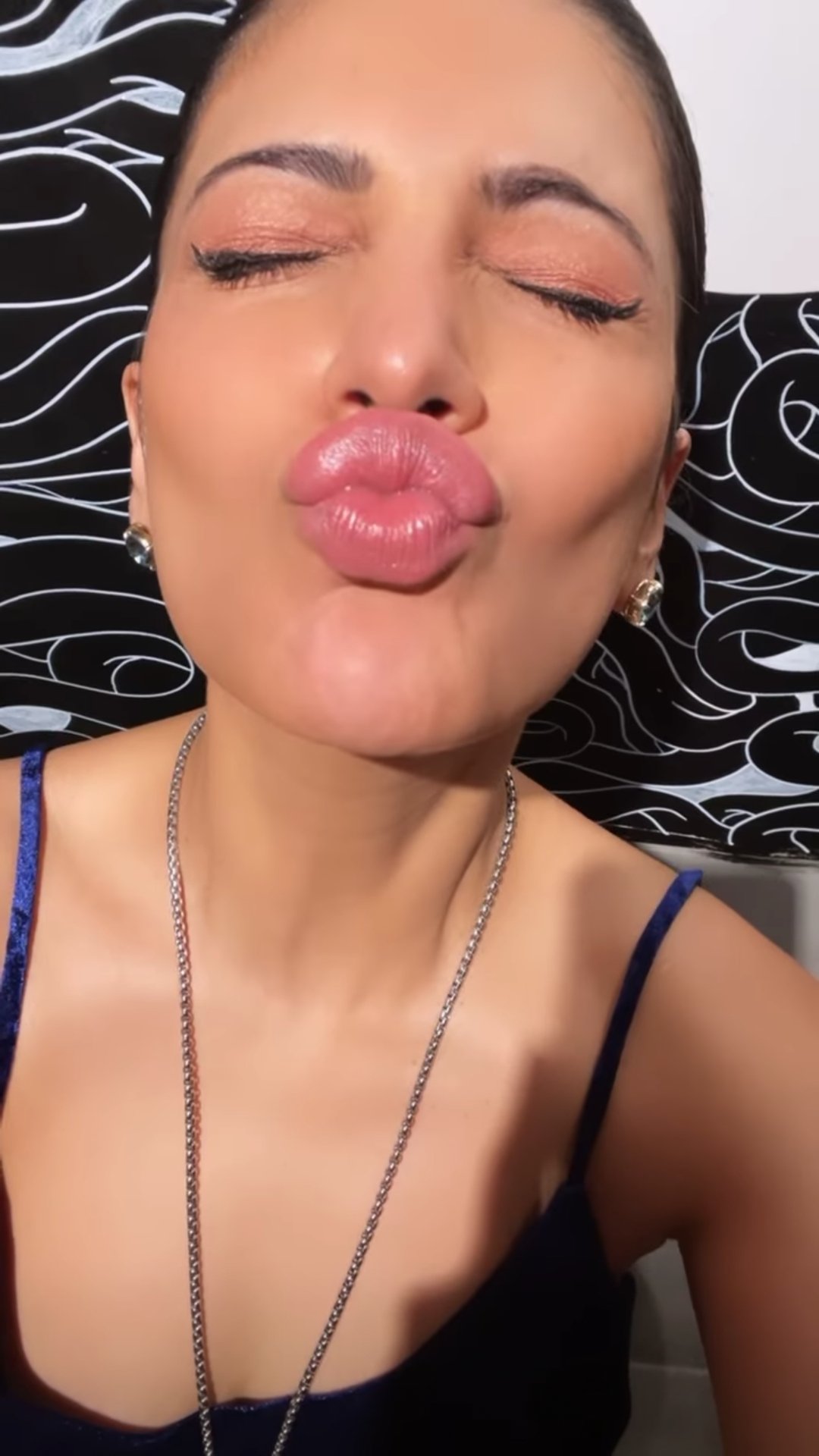 Fantasy World 🔞 on Twitter: "RT @Fantasy4All: 😘 https://t.co/WZQ0ZkyZMh" / Twitter