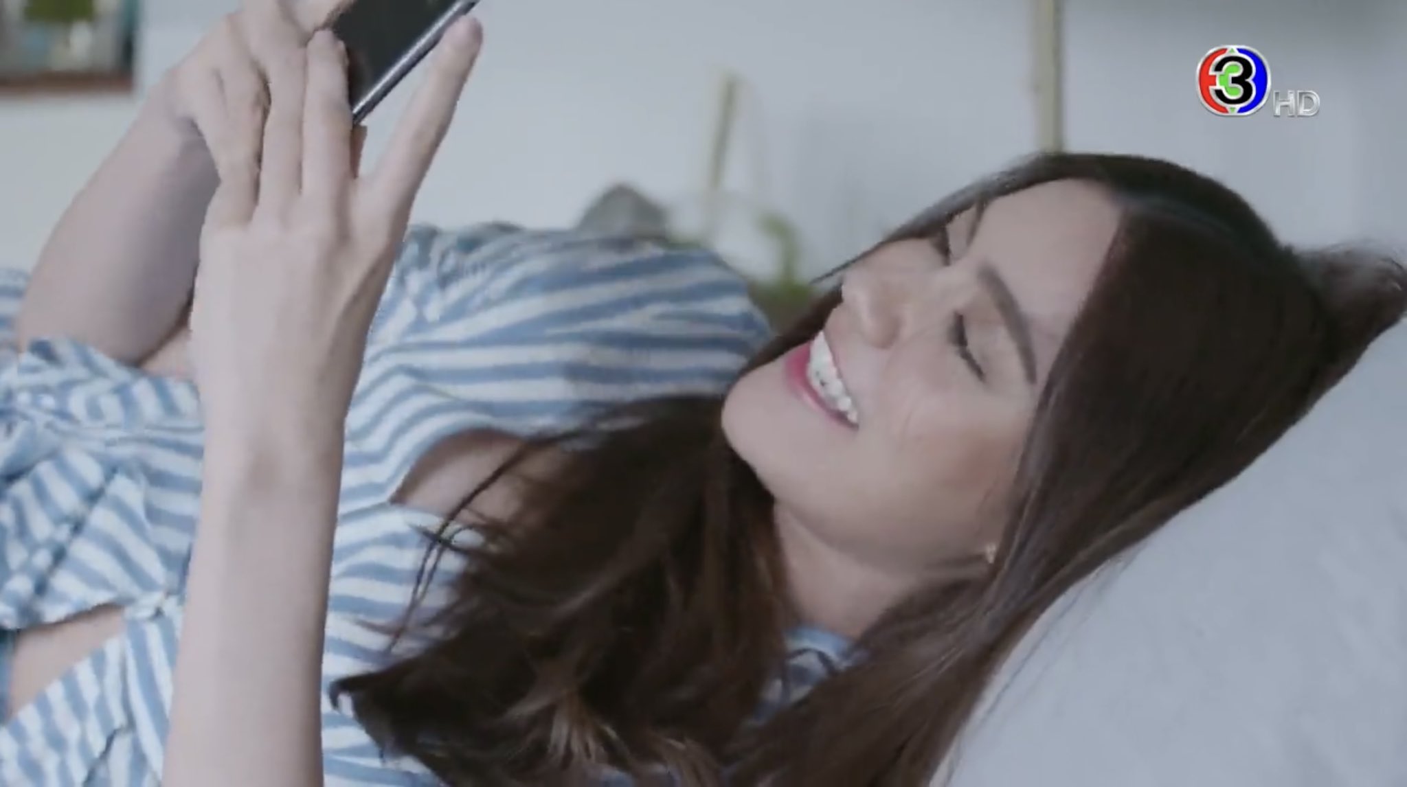 Ch3Thailand on Twitter: "หนูพิเก็บอาการไม่ค่อยจะอยู่เลยนะ ยิ้มกว้างเชียว 😆😆 #สองเสน่หาep8 #ช่อง3 ...