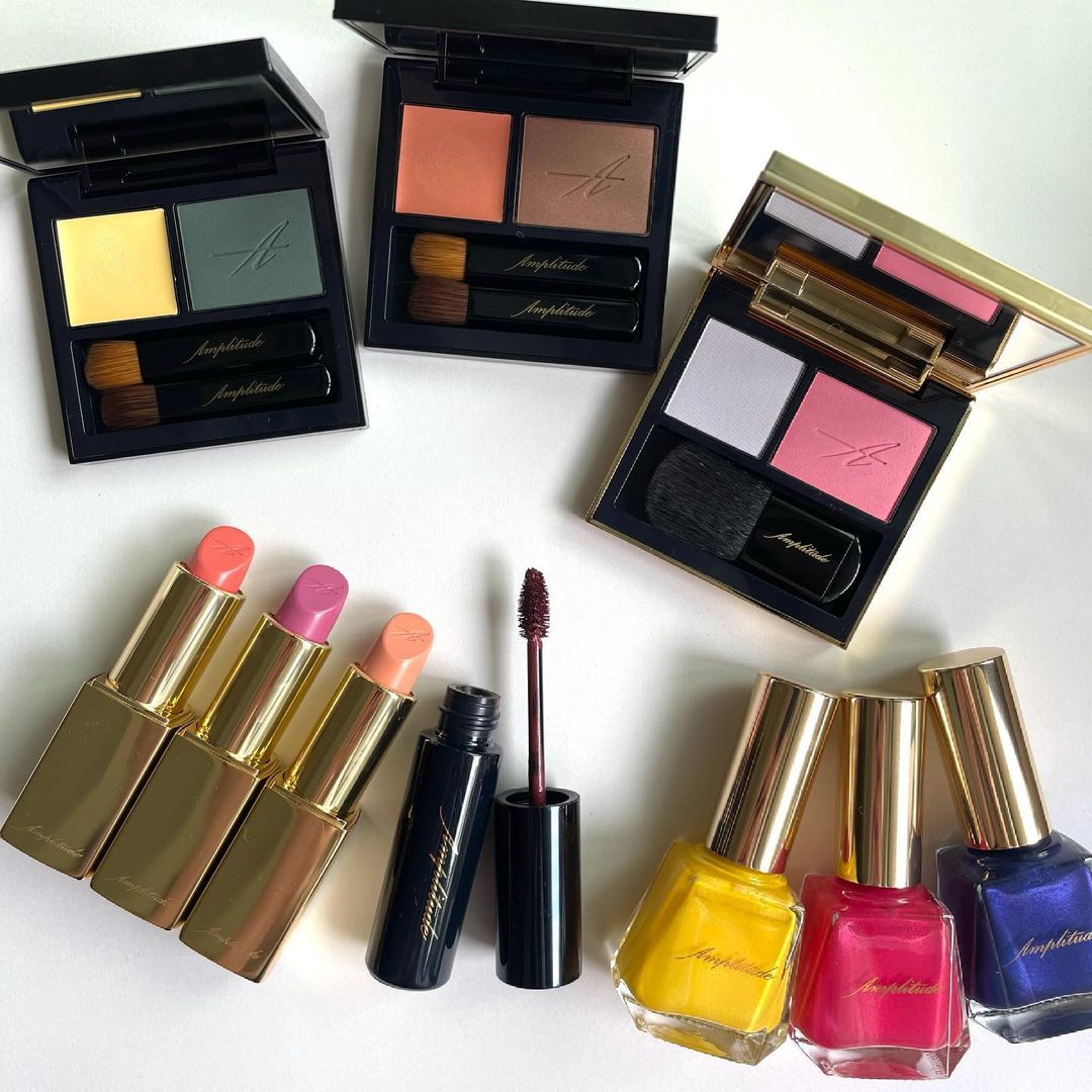 MAGMOE on Twitter: "##本日情報解禁 ##アンプリチュード の秋新色、テーマは大人の ... #Amplitude #MAQUIA #MAQUIAMagazine #アンプ ...