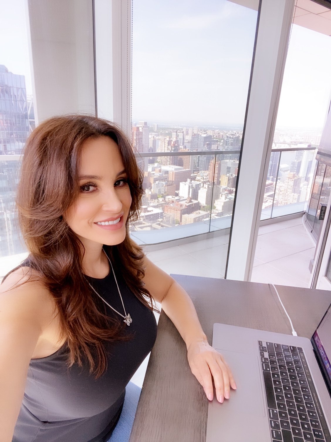 TW Pornstars - Lisa Ann. Twitter. This is the face of someone so ready for #TakeDownTuesday. 1: ...