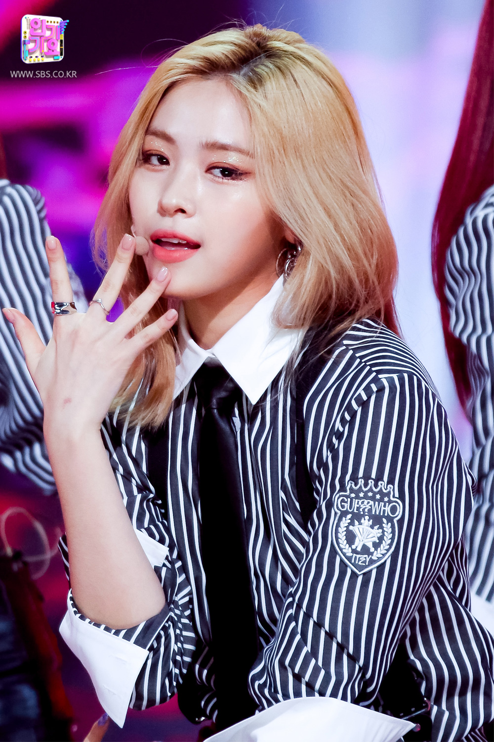 itzy pics on Twitter: "sbs inkigayo pd note ryujin https://t.co/WWhTiRTKqu" / Twitter