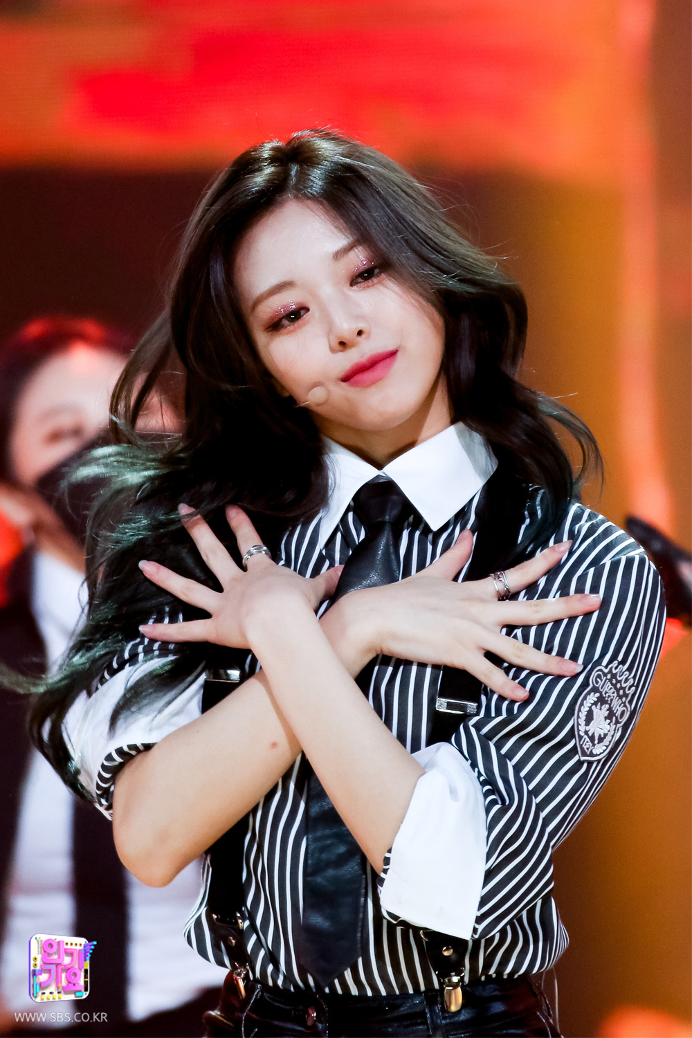 itzy pics on Twitter: "sbs inkigayo pd note yuna…