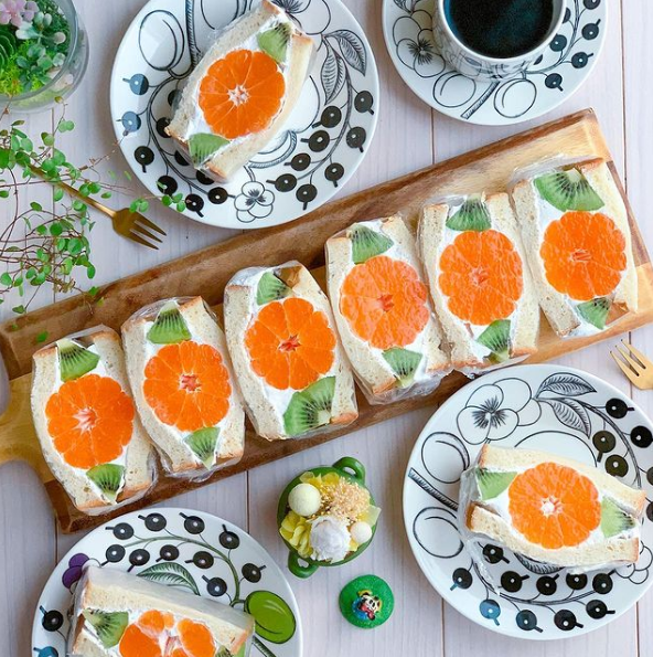 Dolce on Twitter: "Fruit sandwiches by cheru.k https://t.co/DaY2fdoQBb" / Twitter