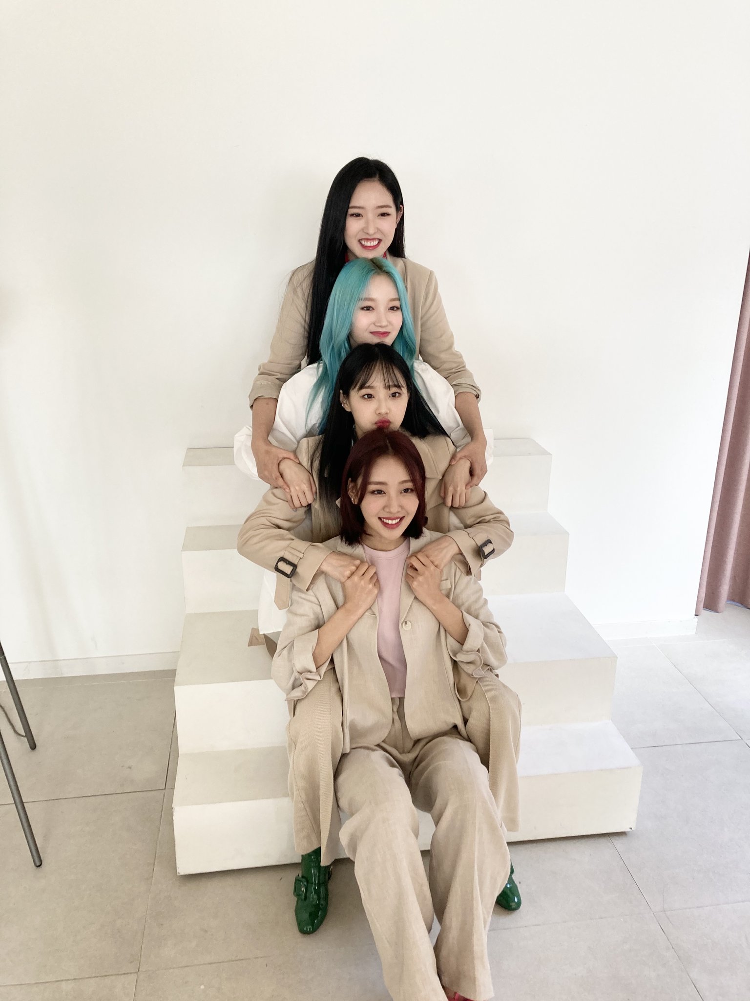 LOONA's Subbits on Twitter: "[EN] Letters from #LOONA #yyxy for #3yearswithyyxy (1/2) From the ...