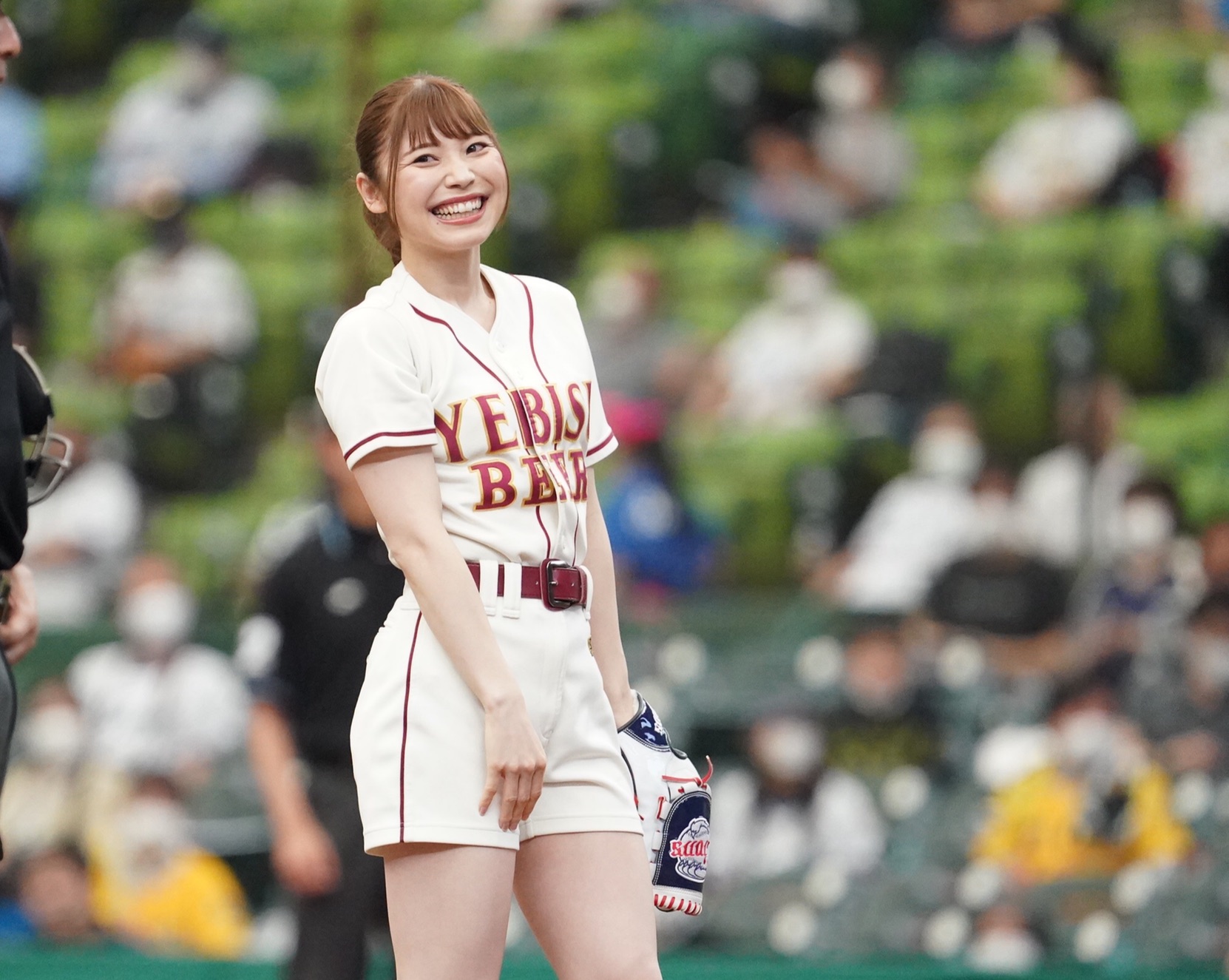 Full-Count（フルカウント） on Twitter: "#メットライフドーム での #阪神 #西武 戦 試合前には、球場で売り子を務める金子芽生さんが始球式を務めました。 制服姿で ...