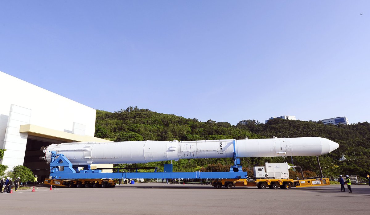 S.Korean Spaceflight on Twitter: First view of full stack KSLV-II on ...