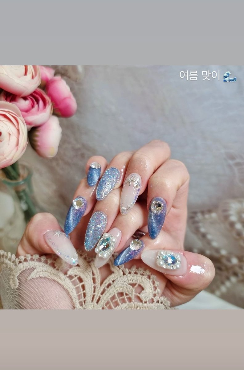 210614 | INSTASTORY @bomistry « Welcome summer 🌊 » #GIRLCRUSH #BOMI # ...