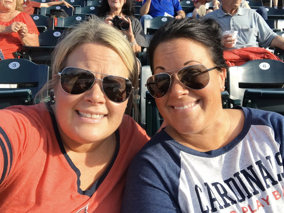 Kelly Rowe's Instagram, Twitter & Facebook on IDCrawl