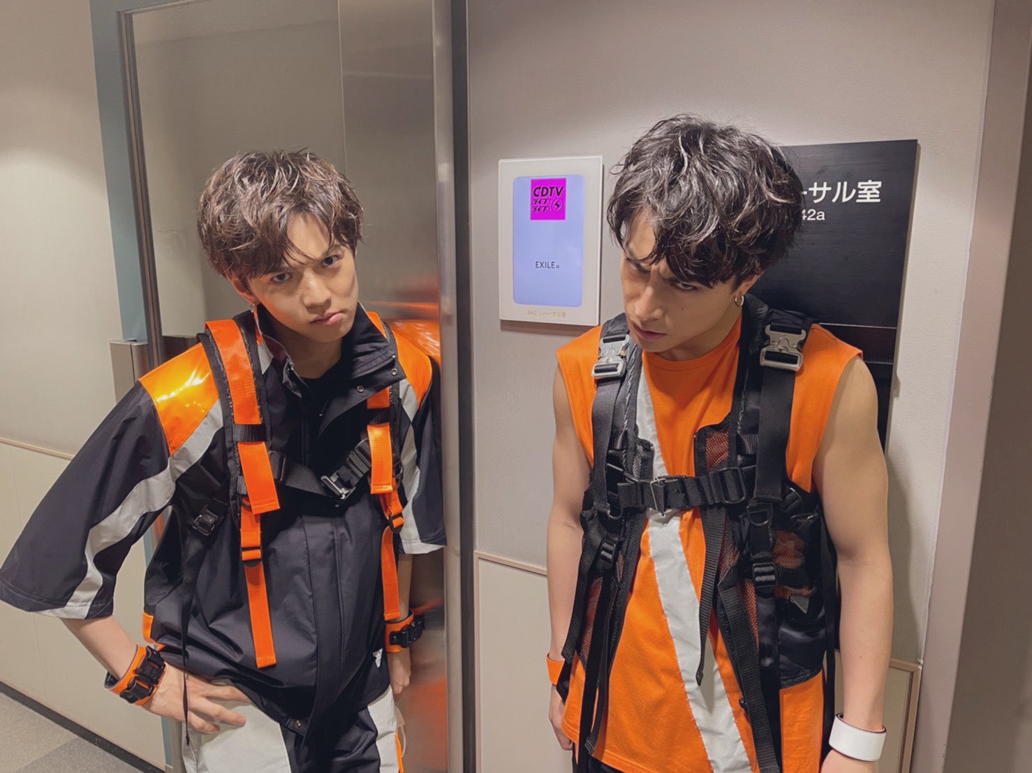 EXILE STAFF【公式】 on Twitter: "#CDTV オフショット📷 この2人に無理難題を押し付けました😂💦💦笑 ちょっと『#OneNation』ぽいポーズで写真撮らせて ...