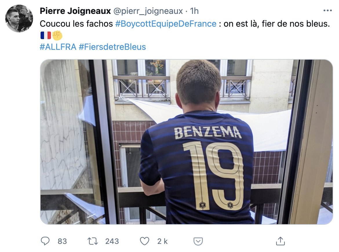 Raphael Grably on Twitter: "Les 4 tweets les populaires et liés au hashtag # ...