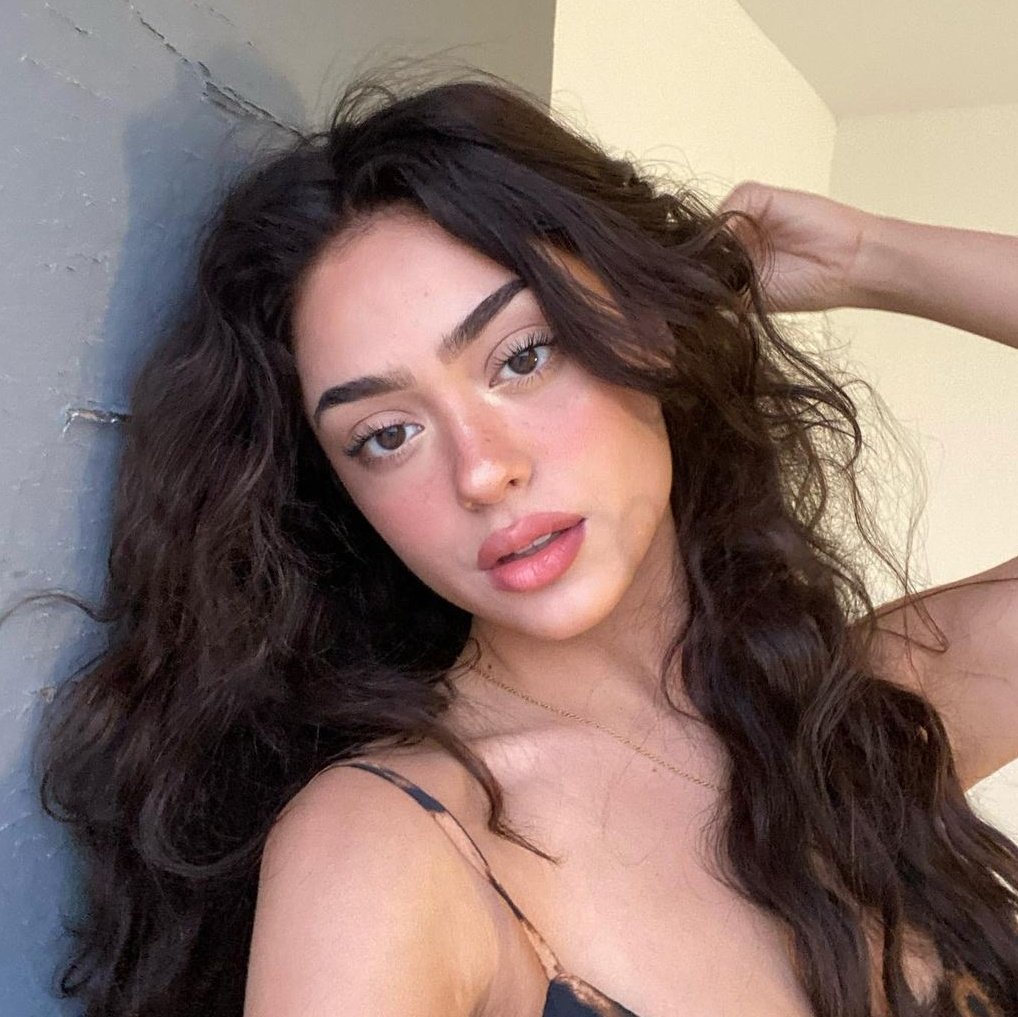 Bella On Twitter Nailea Devora Smiling A Thread To Improve Your Day