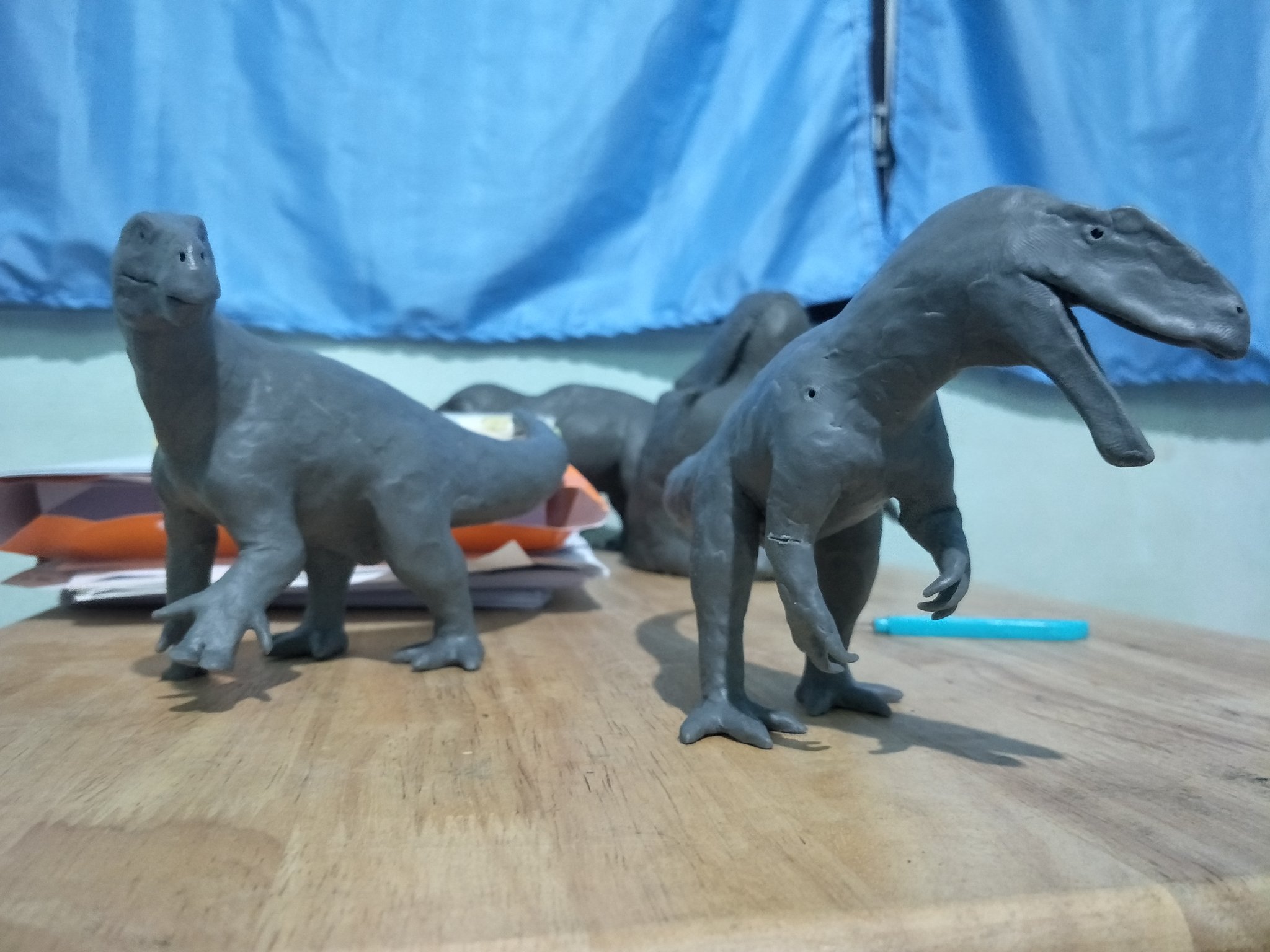 Tangmo Mopet on Twitter: "Neovenator What a pimp She even had to steal ...