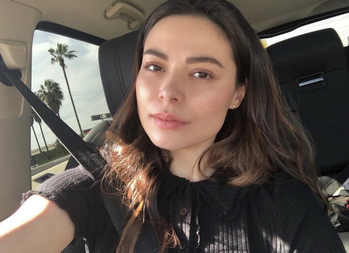 Miranda Cosgrove Car Selfie