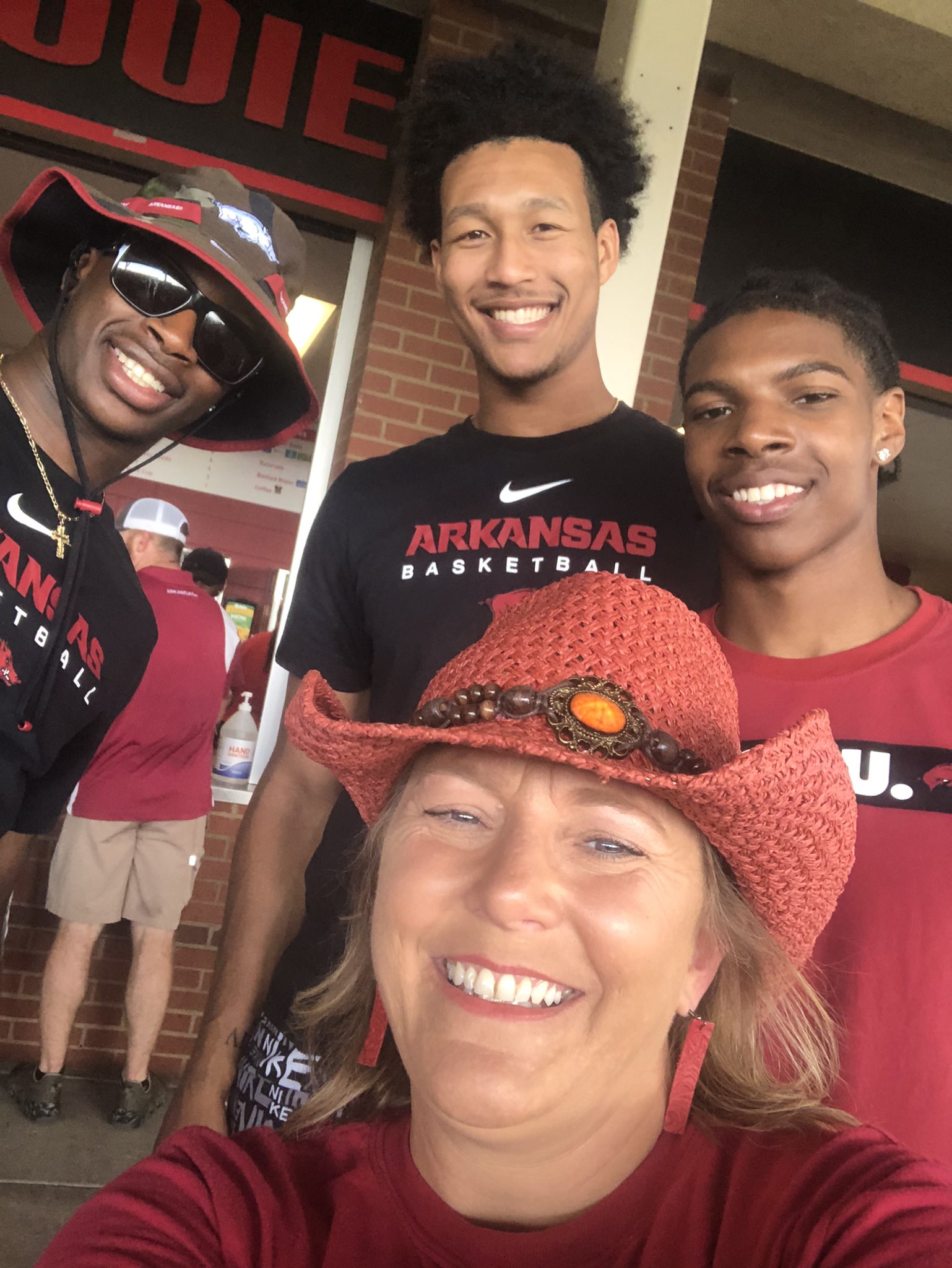HOG WILD On Twitter Yaaaaaa ll This Was Awesome EricPMusselman MrDevoBuckets Jay hog-wild-on-twitter-yaaaaaa-ll-this-was-awesome-ericpmusselman-mrdevobuckets-jay