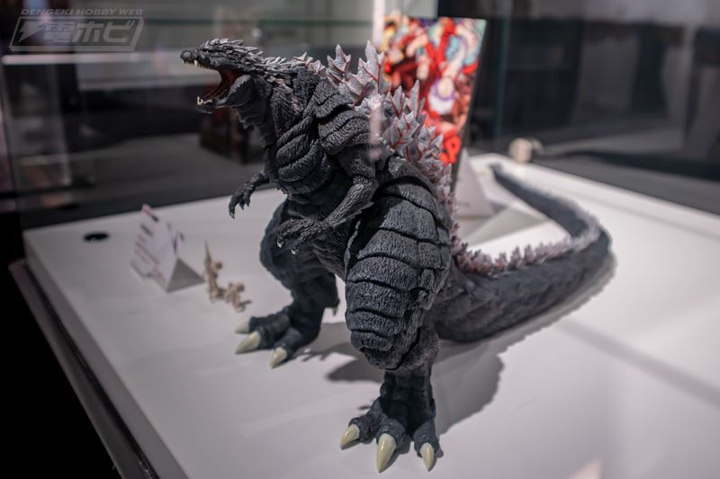 Godzilla Singular Point Godzilla Ultima Figure In-Hand , 44% OFF