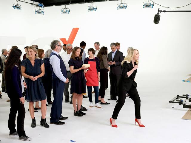 Women In Verizon Commercials